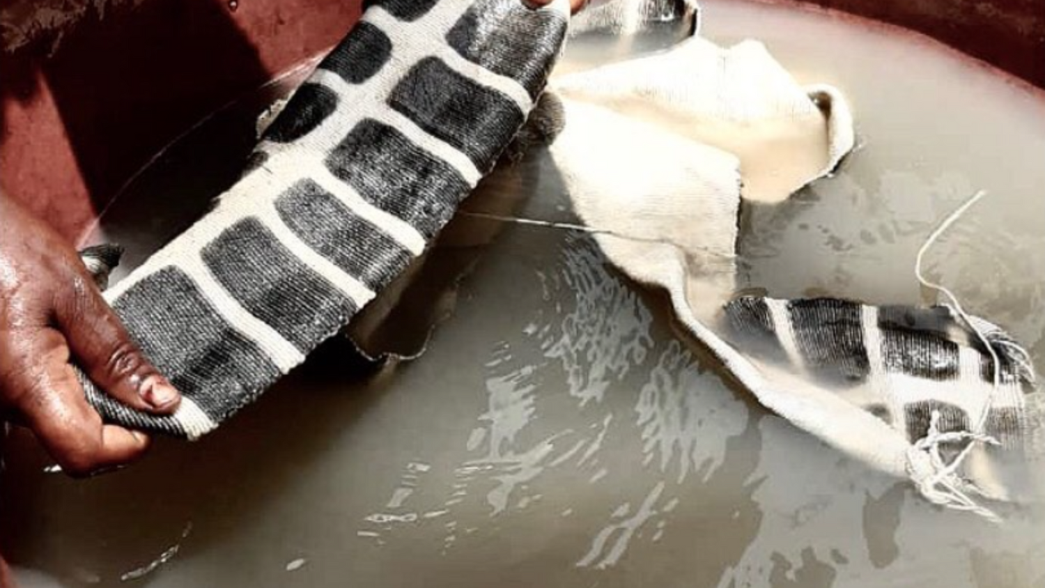 Mud Cloth: An Ancient Art Form Weaving History and Culture – Kanju ...