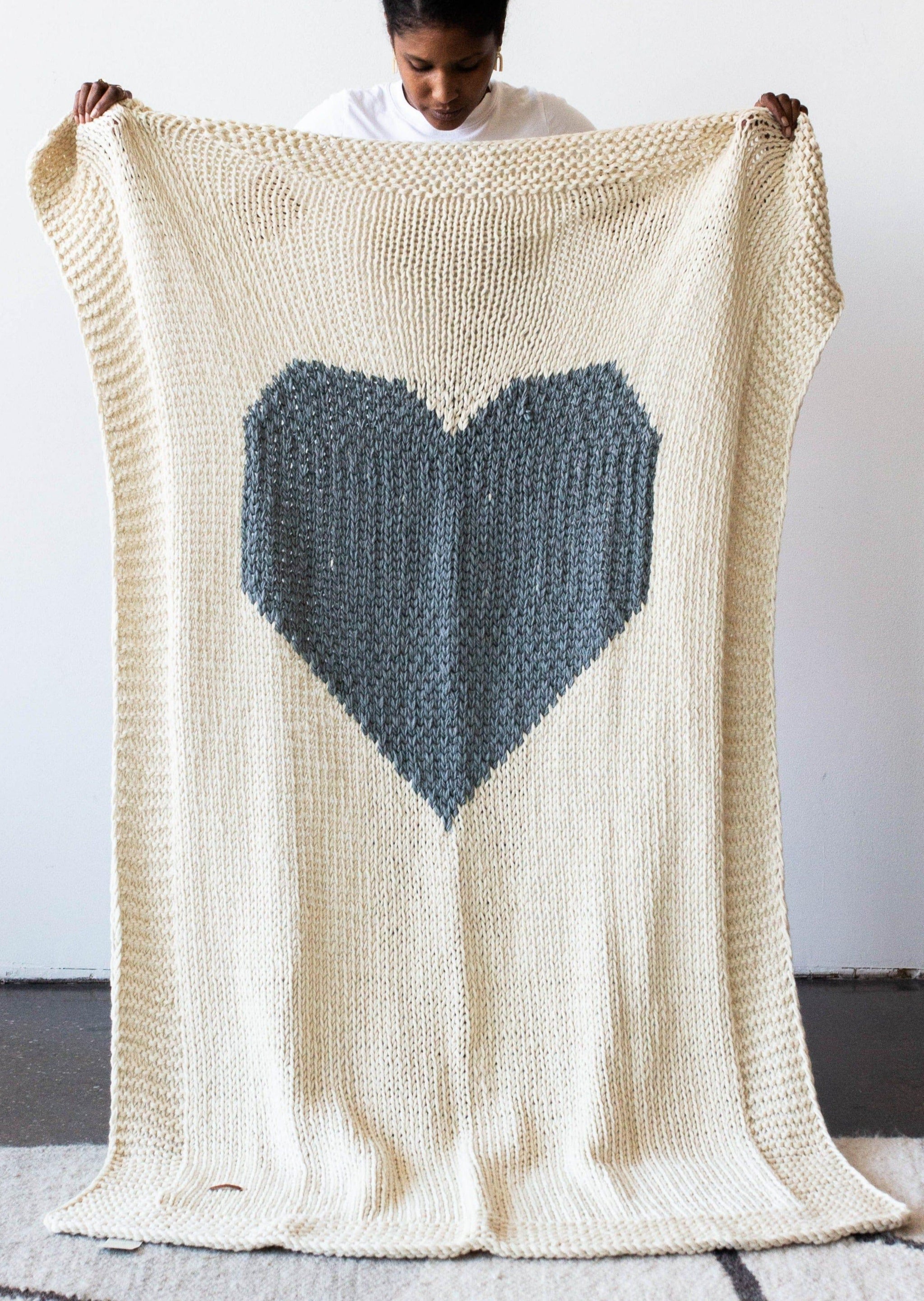 Hand Knitted Heart Blanket – Kanju Interiors