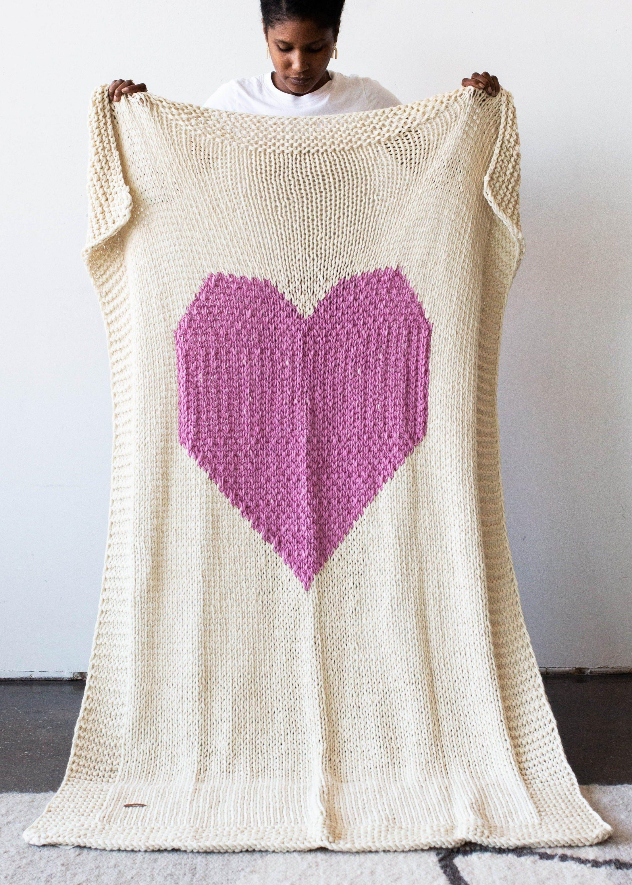 Hand Knitted Heart Blanket – Kanju Interiors
